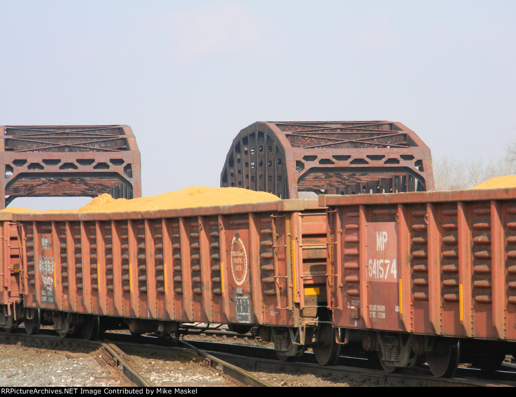 MP 641574 SAND TRAIN